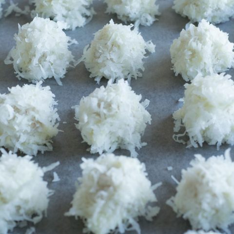 Snowball OREO Cookie Balls - Glue Sticks and Gumdrops