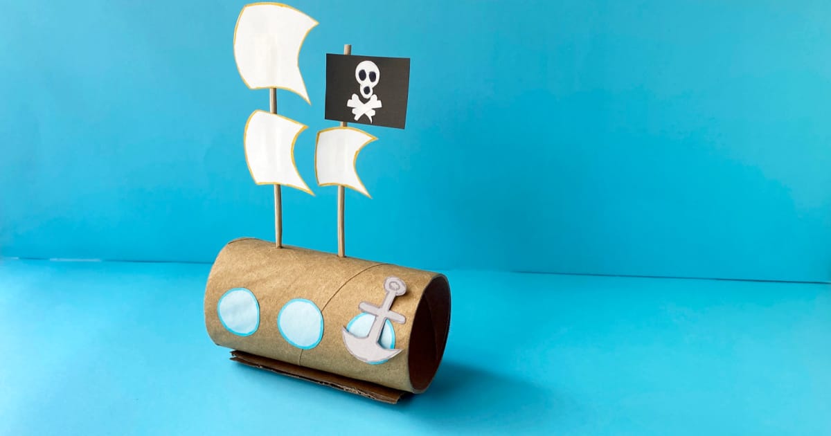 Easy Pirate Ship Craft with an Empty Toilet Paper Roll
