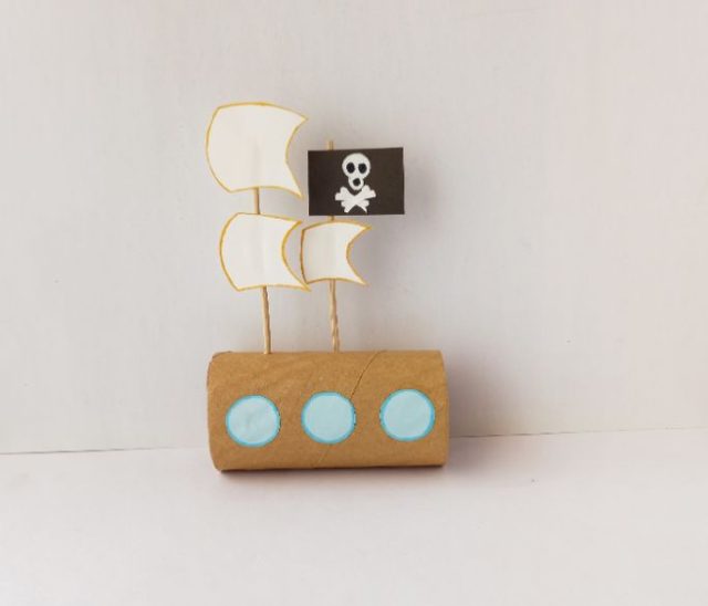 Easy Pirate Ship Craft with an Empty Toilet Paper Roll