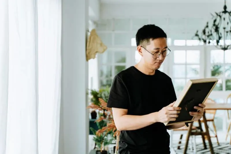 What Kind Of Frame Goes Best With A Family Portrait