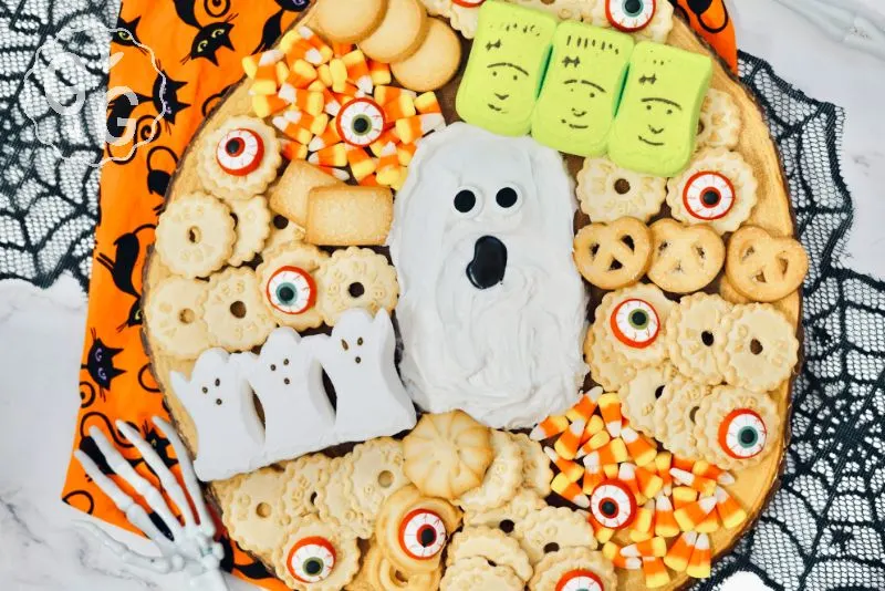 Ghost Halloween Frosting Board: Quick & Easy Party Food