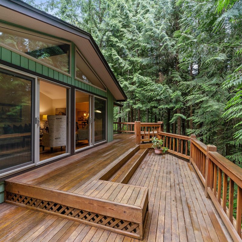 How to Choose the Perfect Decking Material for Your Family Home