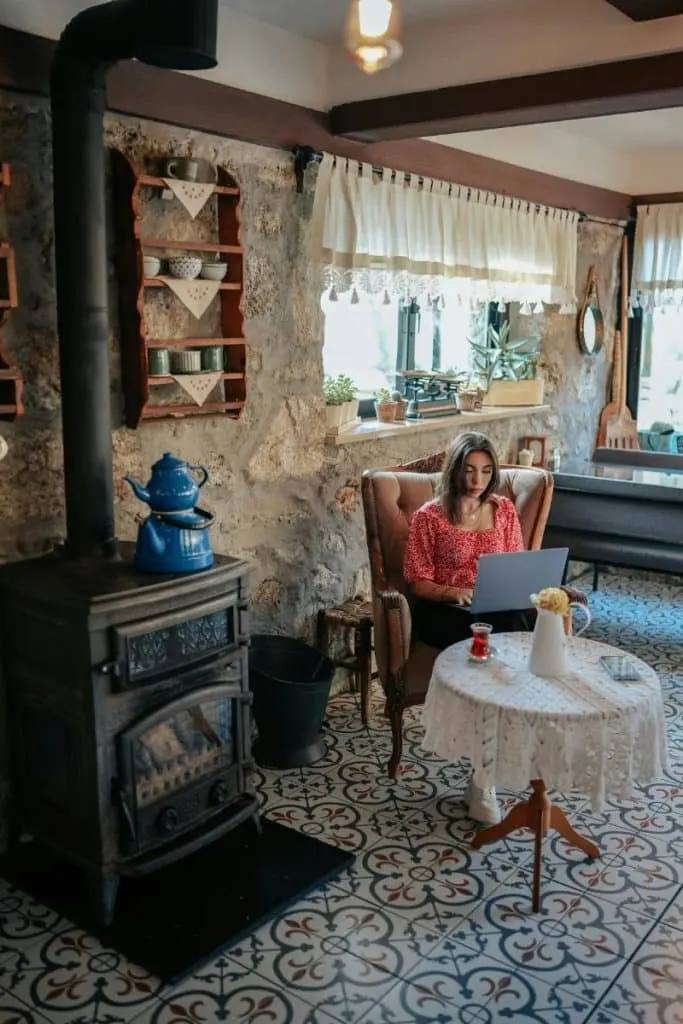 5 Things to Add to Your Home for the Cottagecore Look