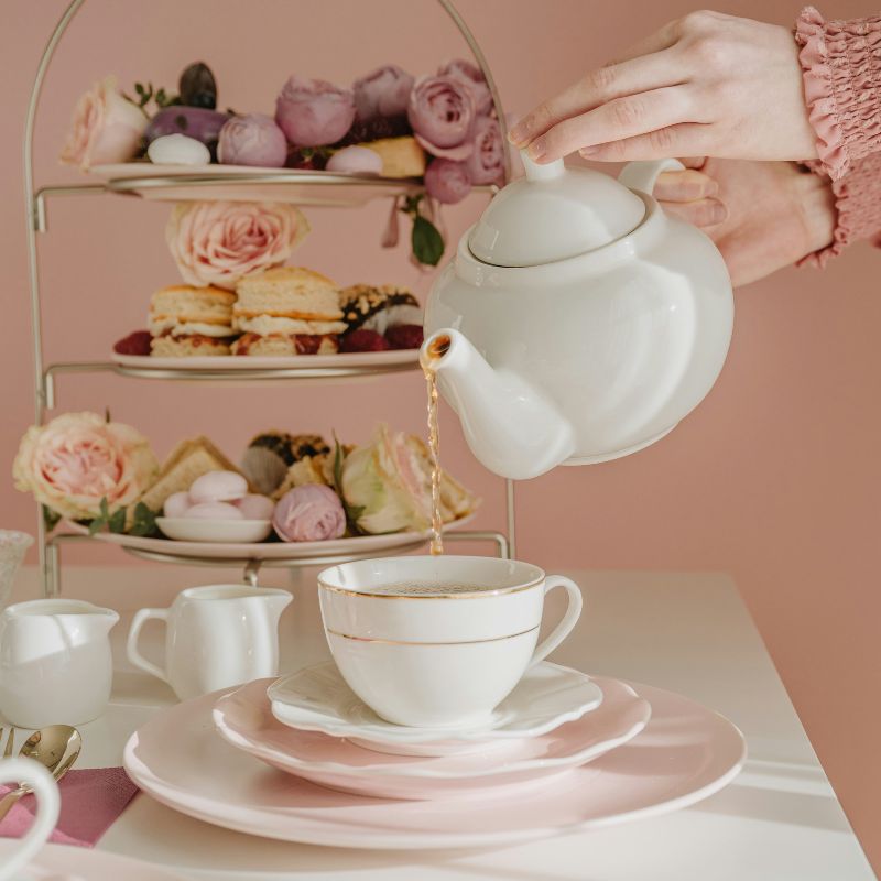 7 Thoughtful Gift Ideas for Tea Lovers