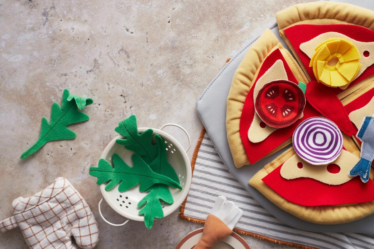 How to Set Up a Pretend Play Restaurant for Your Kids