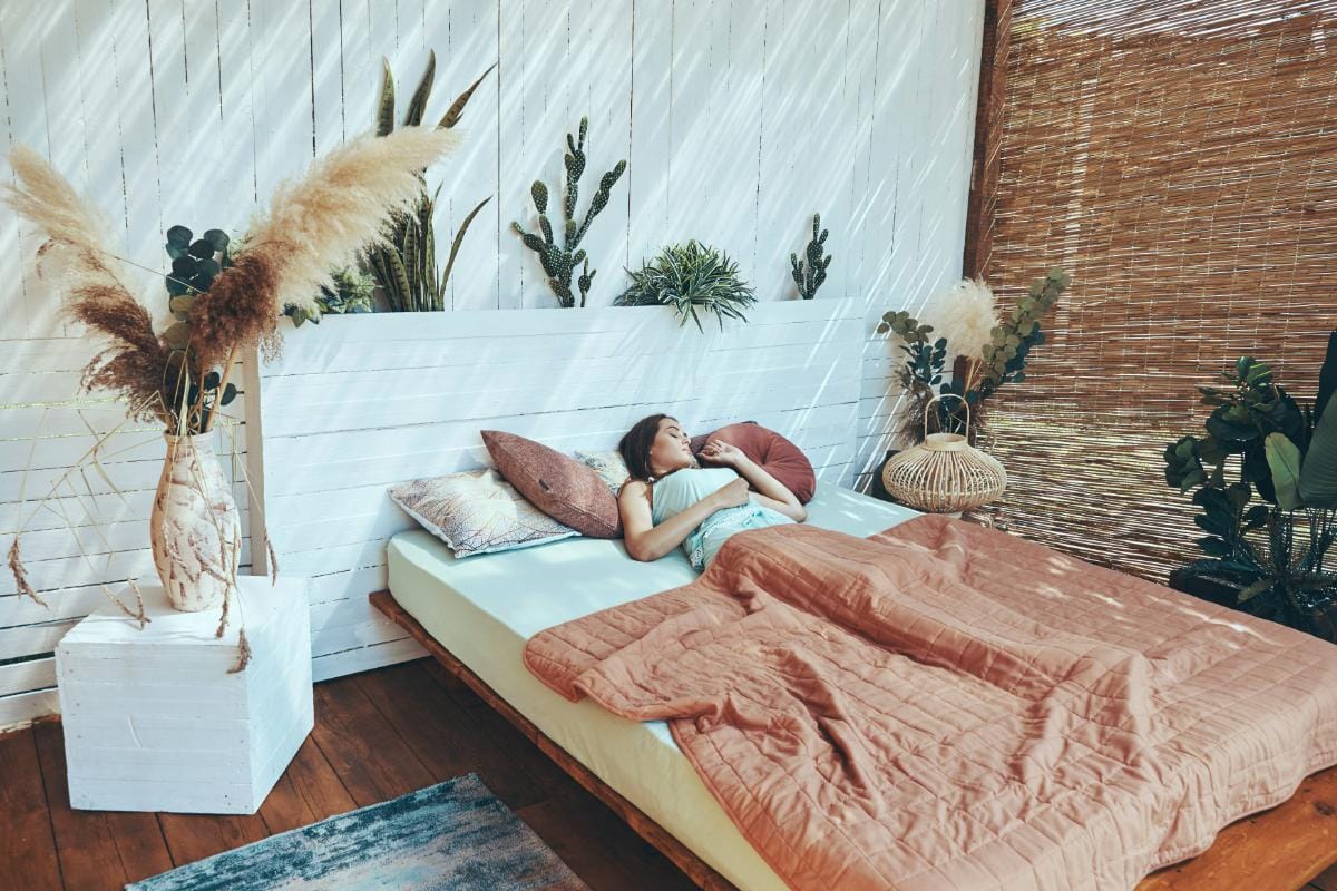 The Ultimate Guide to Decluttering Your Bedroom